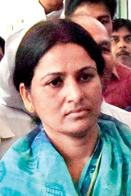 Manorama Devi Surrenders - Anandabazar