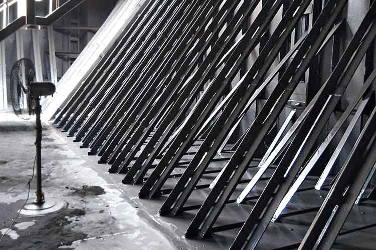 Walls of Tala Tank bended due to high wind pressure - Anandabazar