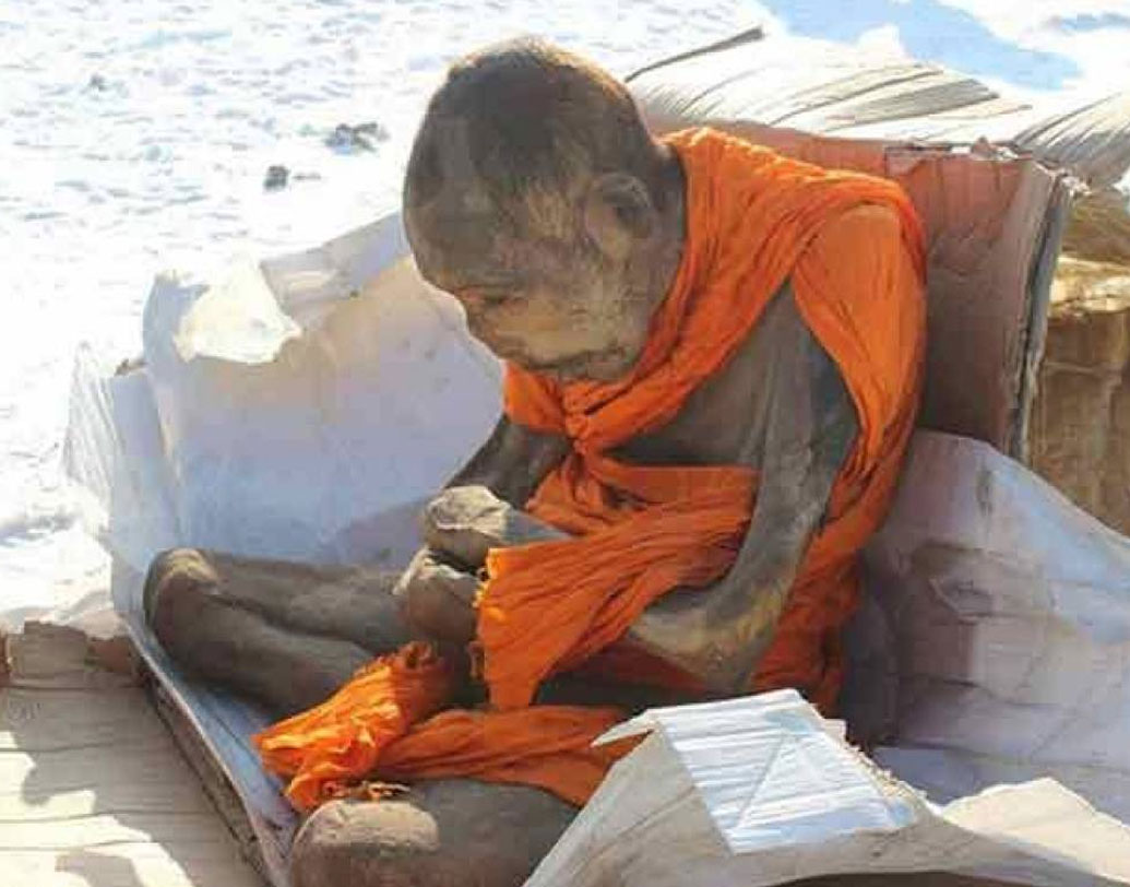 Mongolian Mummy | A 200-year-old Mummy is Believed to be Still ...
