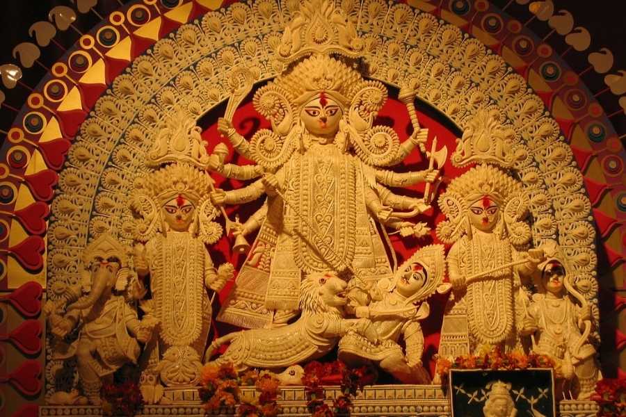 বাসবী খাঁ ব্যানার্জী | Durga Puja 2022: Basabi shares her first pujo ...