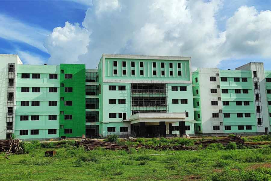 Jhargram | Construction work of District collectorate building is sloth ...