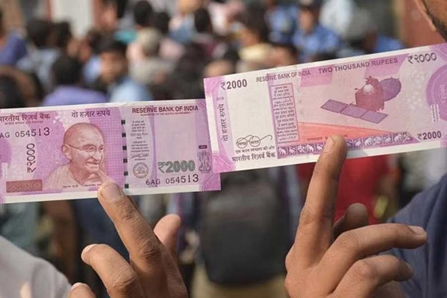 Exchange of Rs 2000 notes | How people exchange 2000 rupee notes from ...