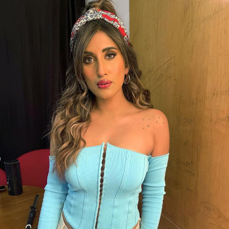 Akasa Singh | Meet the bollywood singer Akasa Singh, who performed in ...