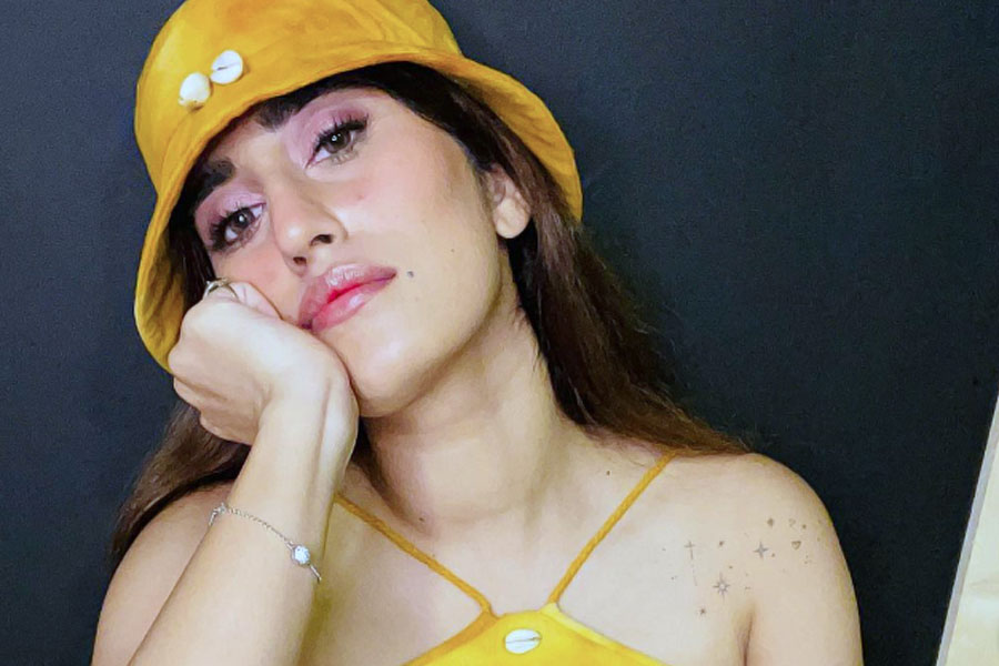 Akasa Singh | Meet the bollywood singer Akasa Singh, who performed in ...