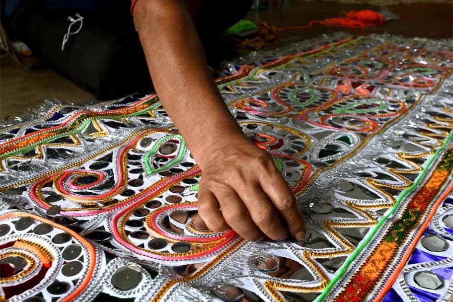 Durga Puja 2023 | Famous 'Daker Saaj' of Dubrajpur is in crisis due to ...