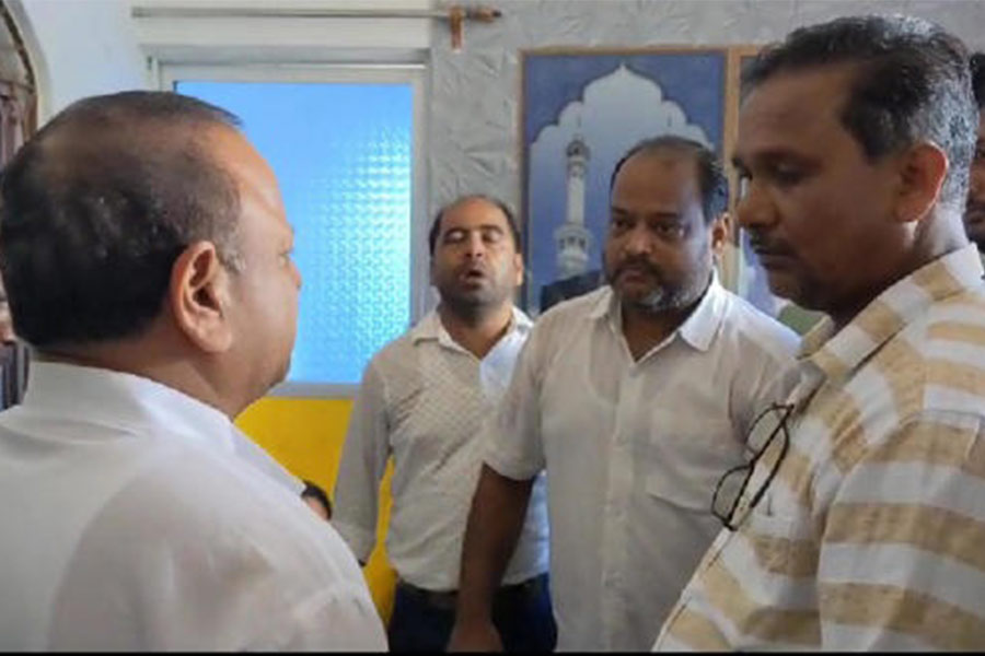 TMC Leader Murder | Congress Panchayat Member held in charges of murder ...