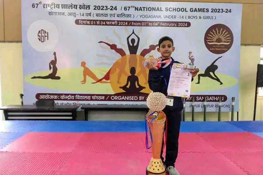 National Yoga Competition | Ayush Bhowmick from Nabadwip won all three ...