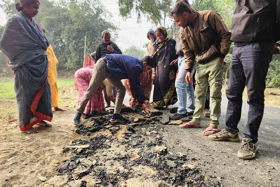 Villagers Agitated Goghat | Residents of a village in goghat agitated ...