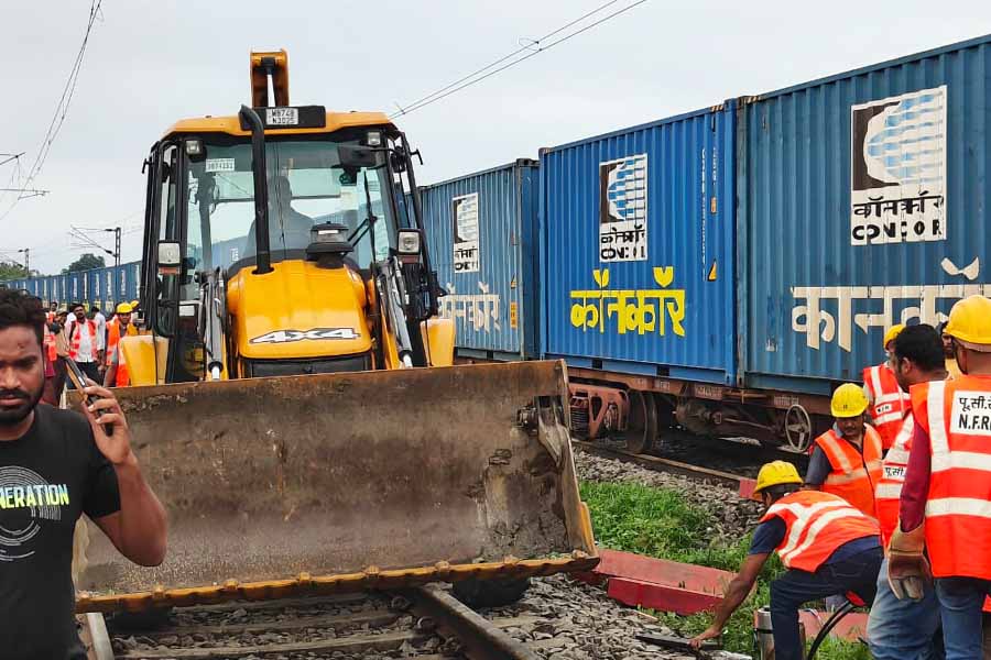 Kanchenjunga Express Accident | PM Modi announces Rs 2 lakh ...