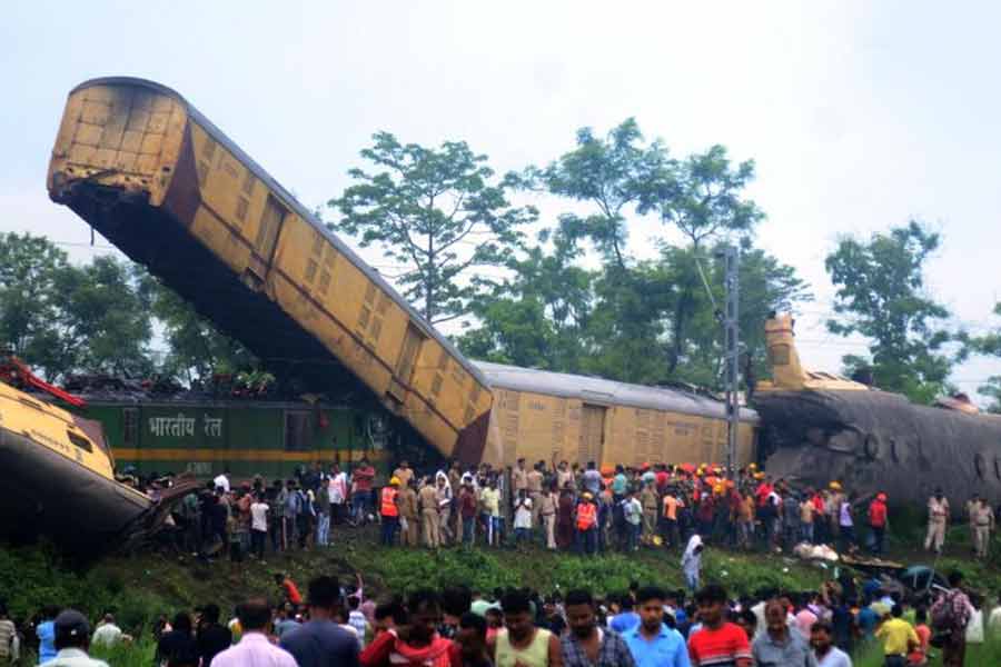 Kanchenjunga Express Accident | Muslim people rushed to Kanchenjunga ...