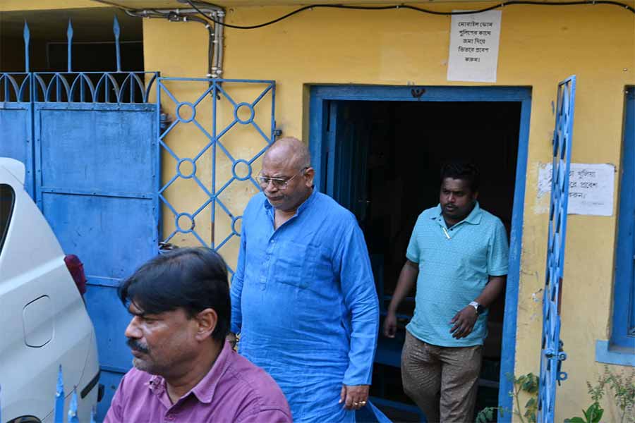 Lok Sabha Election 2024 | TMC Official Suspect that ED raid at ...