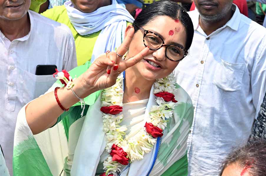 Lok Sabha Election 2024 | Election Commission show caused Soumitra Kha after kids were seen in ...