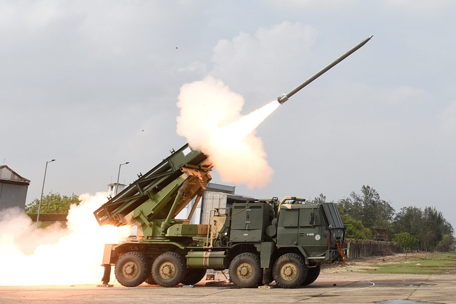 Pinaka Multi Barrel Rocket Launcher | Pinaka Multi Barrel Rocket ...