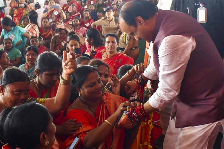 Laxmi Bhander Scheme | BJP do not like scheme's like Laxmi Bhander but ...