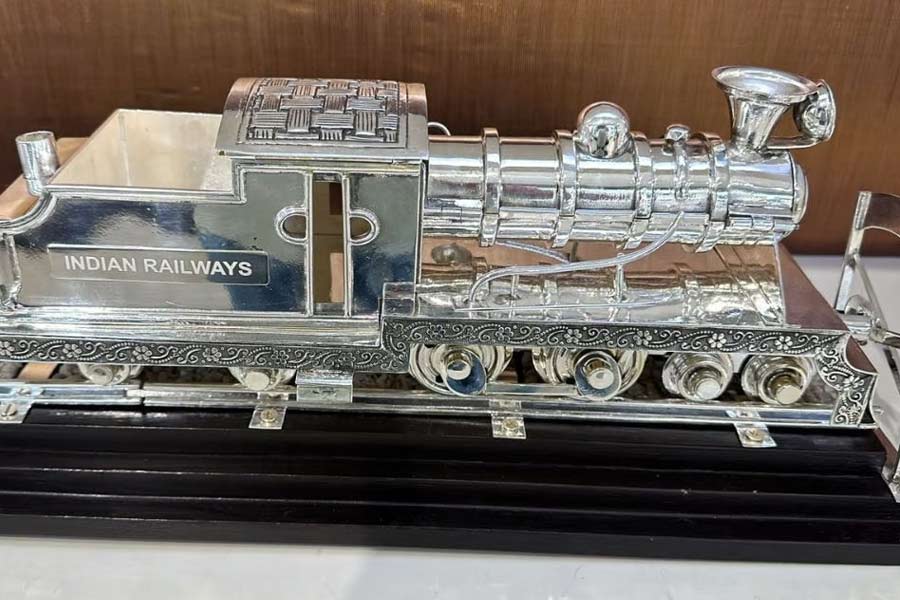 PM Narendra Modi | PM Narendra Modi gifts for US President Joe Biden ...