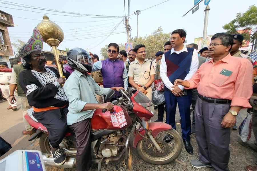 Road Safety Awareness | A person impersonating as Yamraj aware people ...