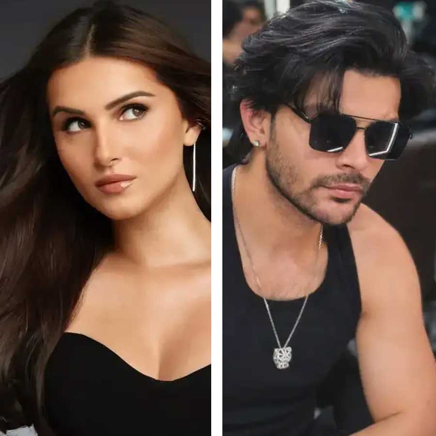 Tara Sutaria | Tara Sutaria and Veer Paharia share photos of same location and spark their ...