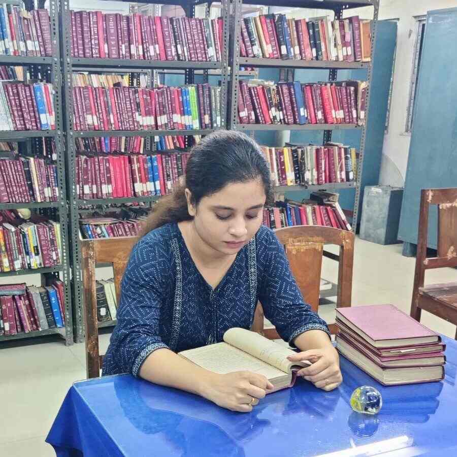 UGC NET JRF 2025 Topper in West Bengal | Nilufa Yasmin from Katwa, Purba Bardhaman Ranks AIR 1 ...