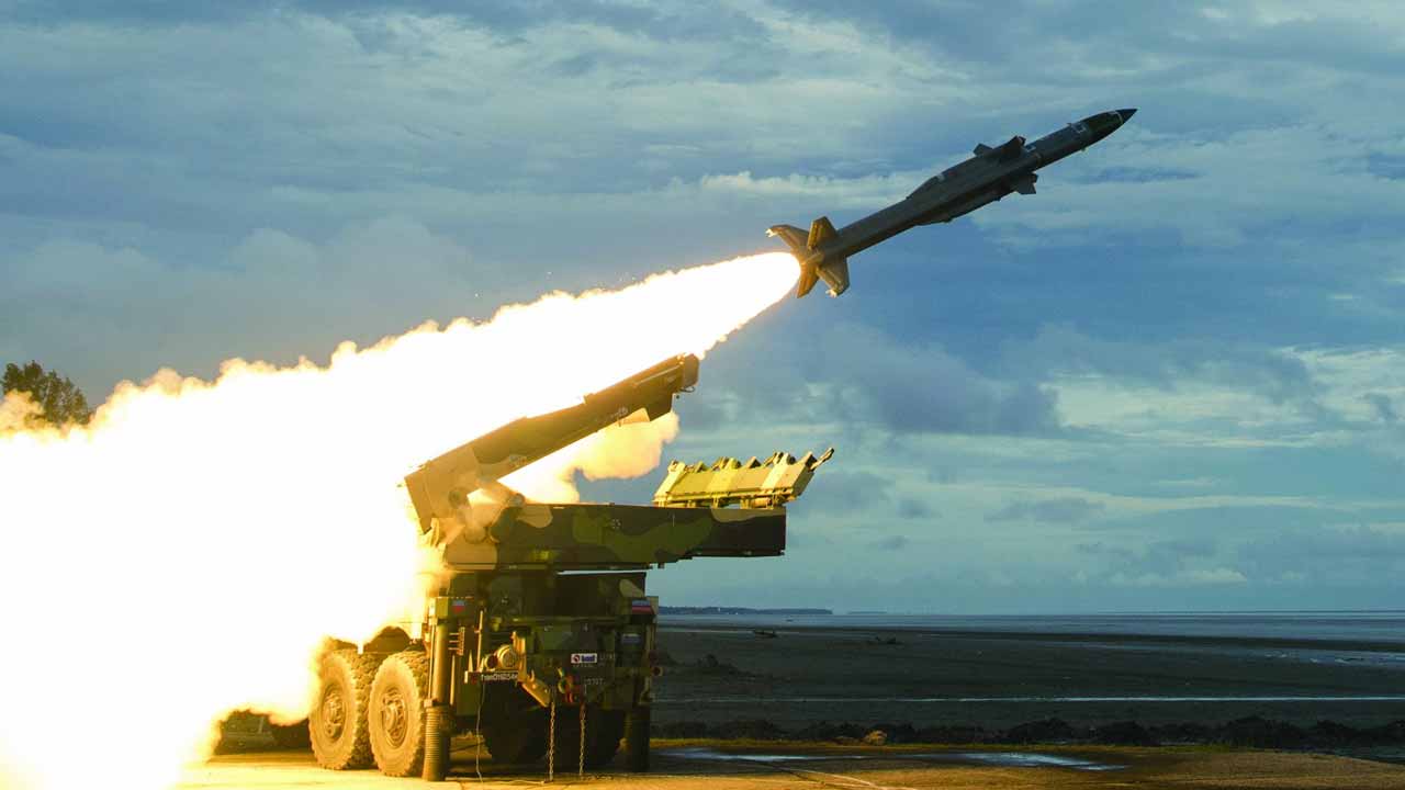 India’s Best Weapons | From BrahMos to SkyStriker, made in India war ...