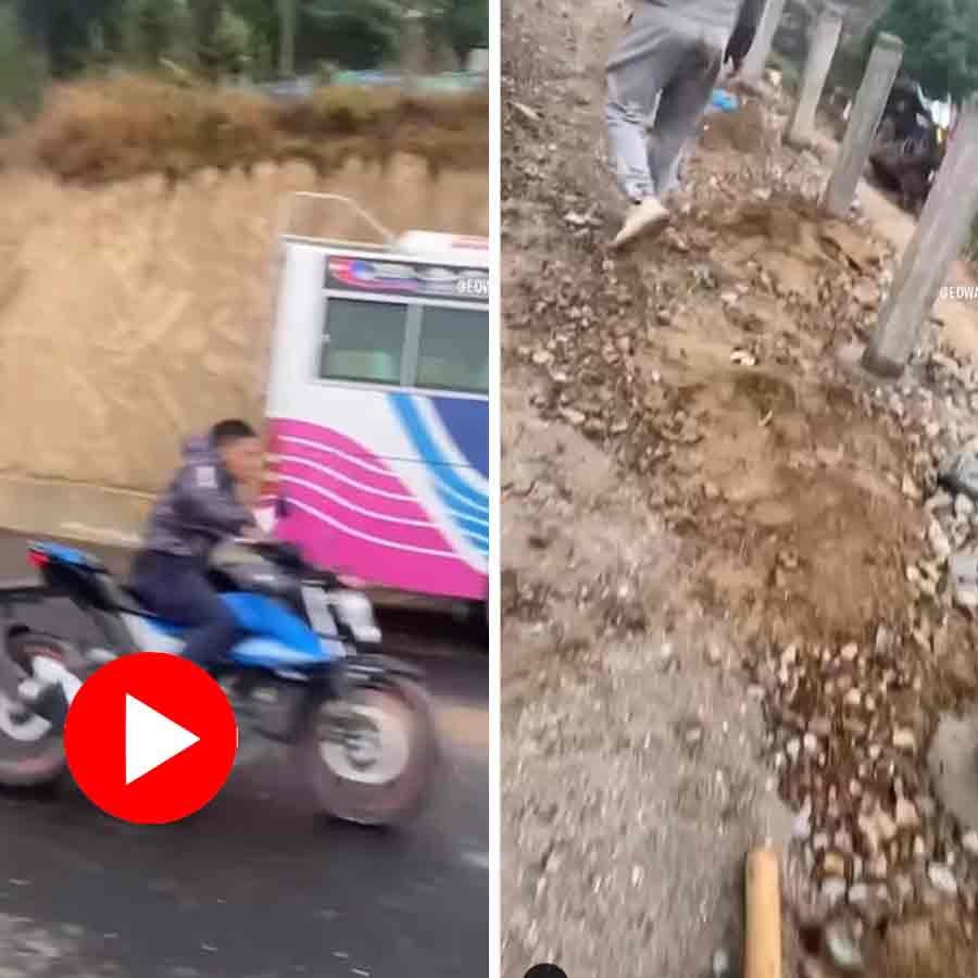 Viral Video | Video of a bike rider was treating bike like a toy and fell into cliff went viral ...