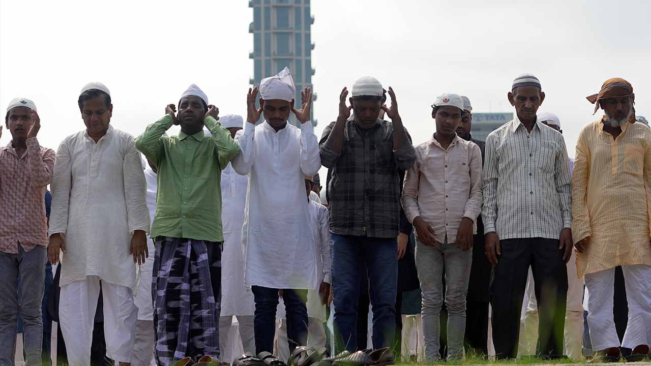 Eid ul Adha | Kolkata celebrates Id Ul Adha with namaz at brigade ...