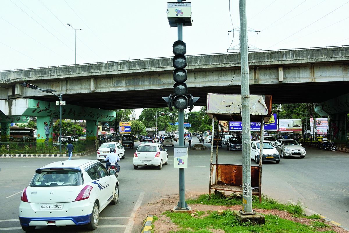 Signal confusion at crossings - Telegraph India