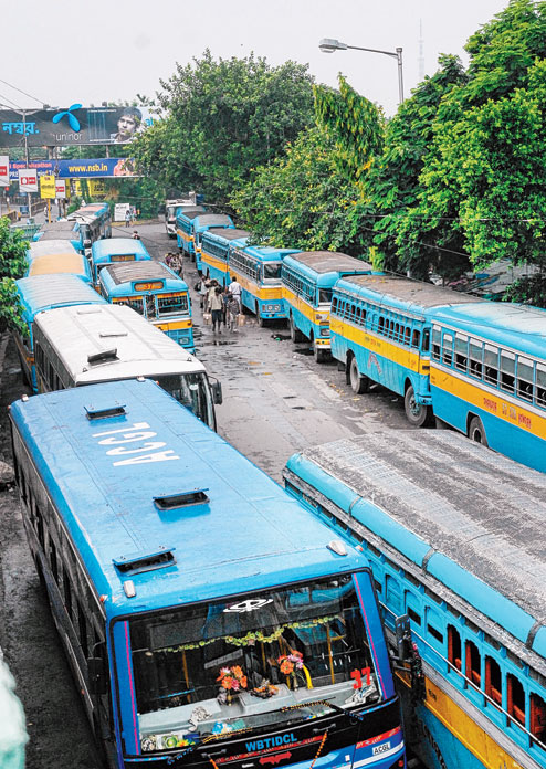 Brace for bus strike - Telegraph India