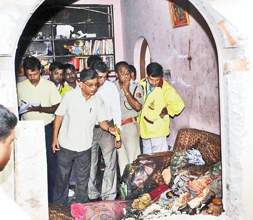 Parcel bomb wound that won't heal - Telegraph India