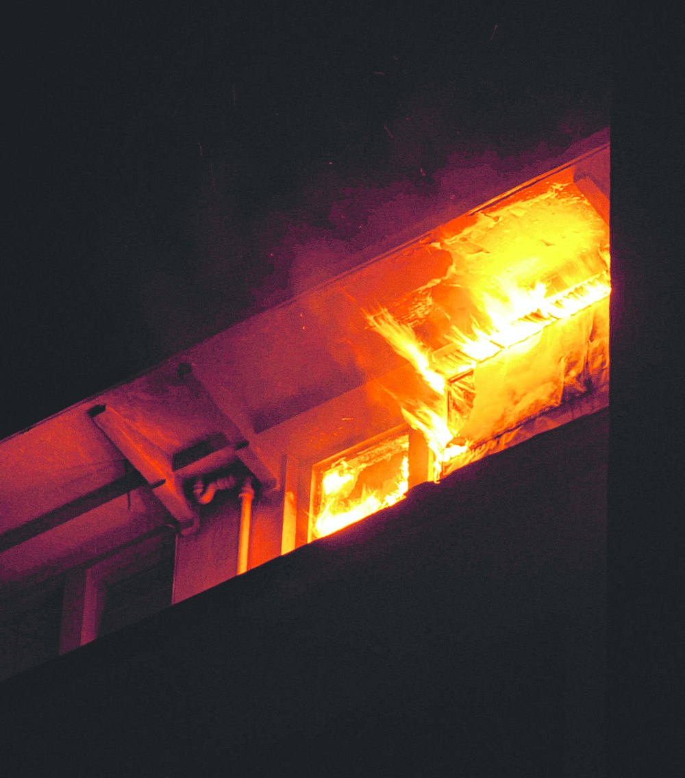 Fire flurry before civic polls - Telegraph India
