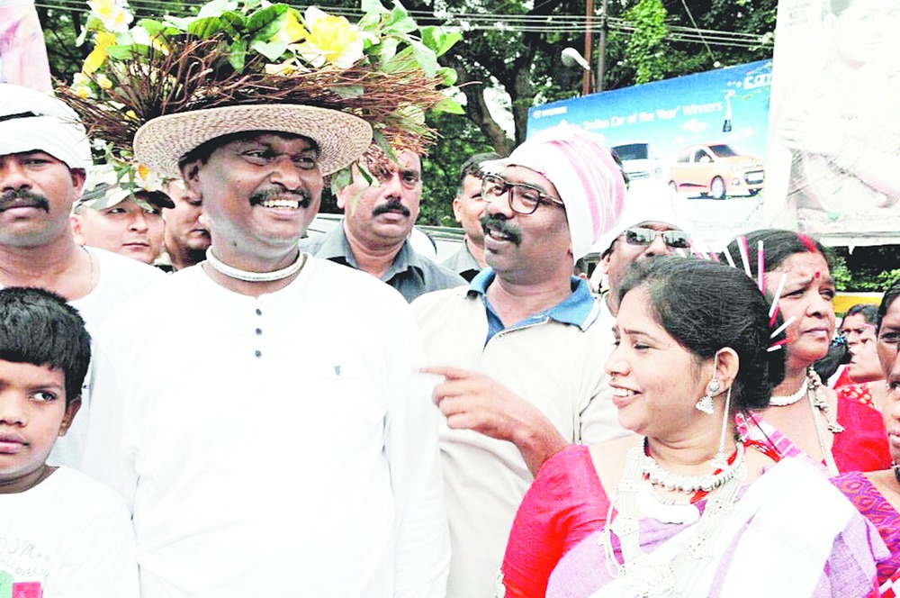 Delhi call for Das, Tala - Telegraph India