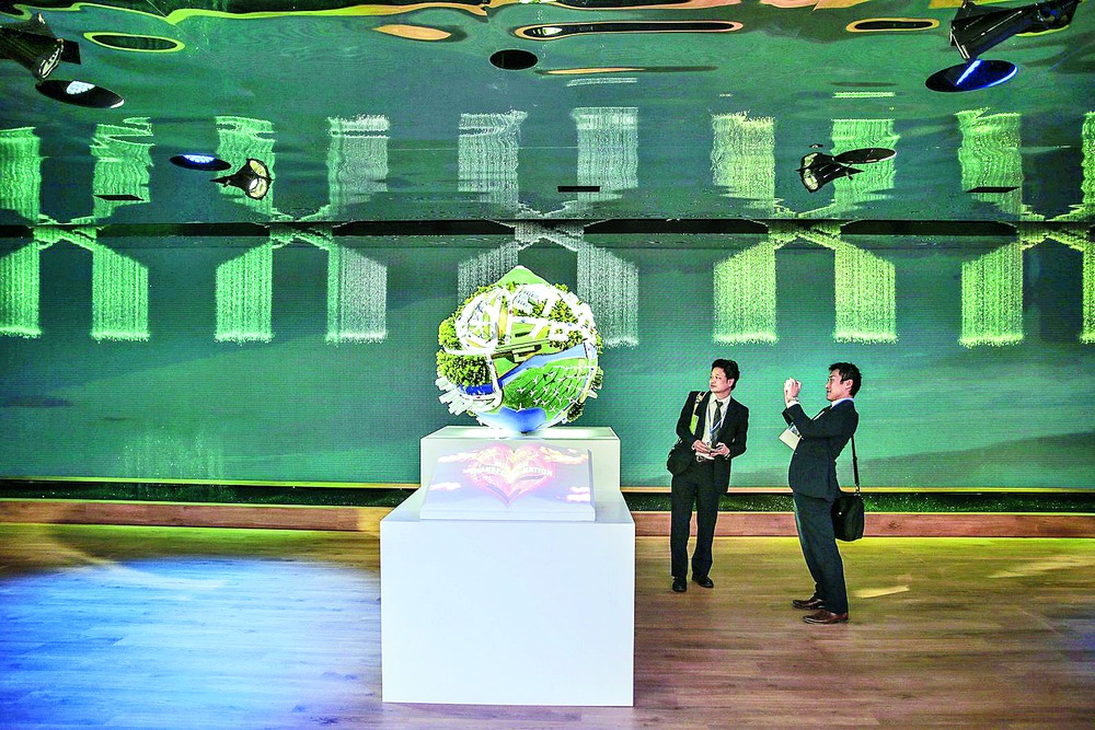 Victory shadow on Paris pact - Telegraph India