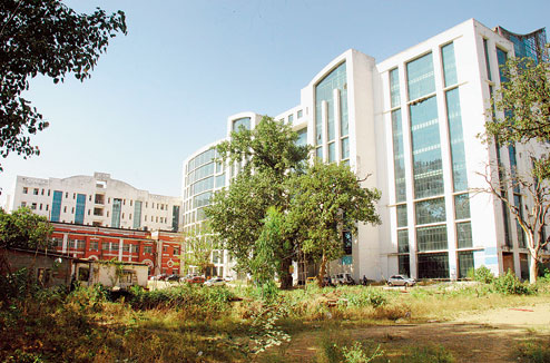 Super-specialty hospital long way off - Telegraph India
