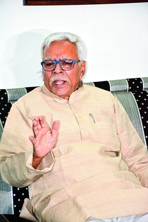 Shivanand shows his cards - Telegraph India