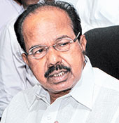 Moily on offensive - Telegraph India