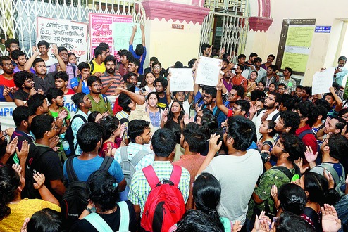 Gherao at JU over govt order - Telegraph India