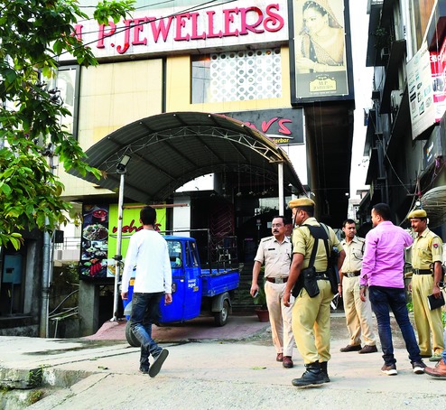 3 picked up in city for gold heist - Telegraph India
