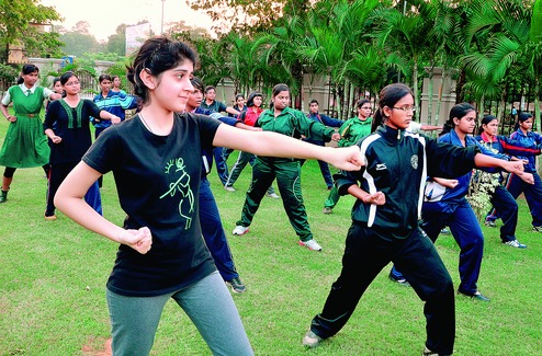 Self-defence classes for Janpath slum girls - Telegraph India