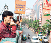 Gherao with closure demand - Telegraph India