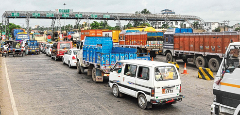 Tech brakes on toll gate traffic - Telegraph India