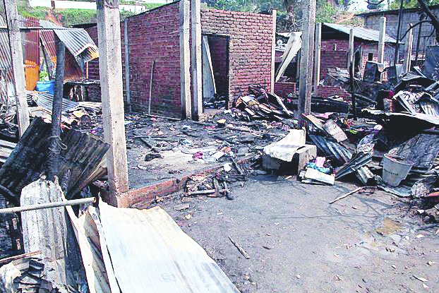 9 houses gutted at Uzan Bazar - Telegraph India