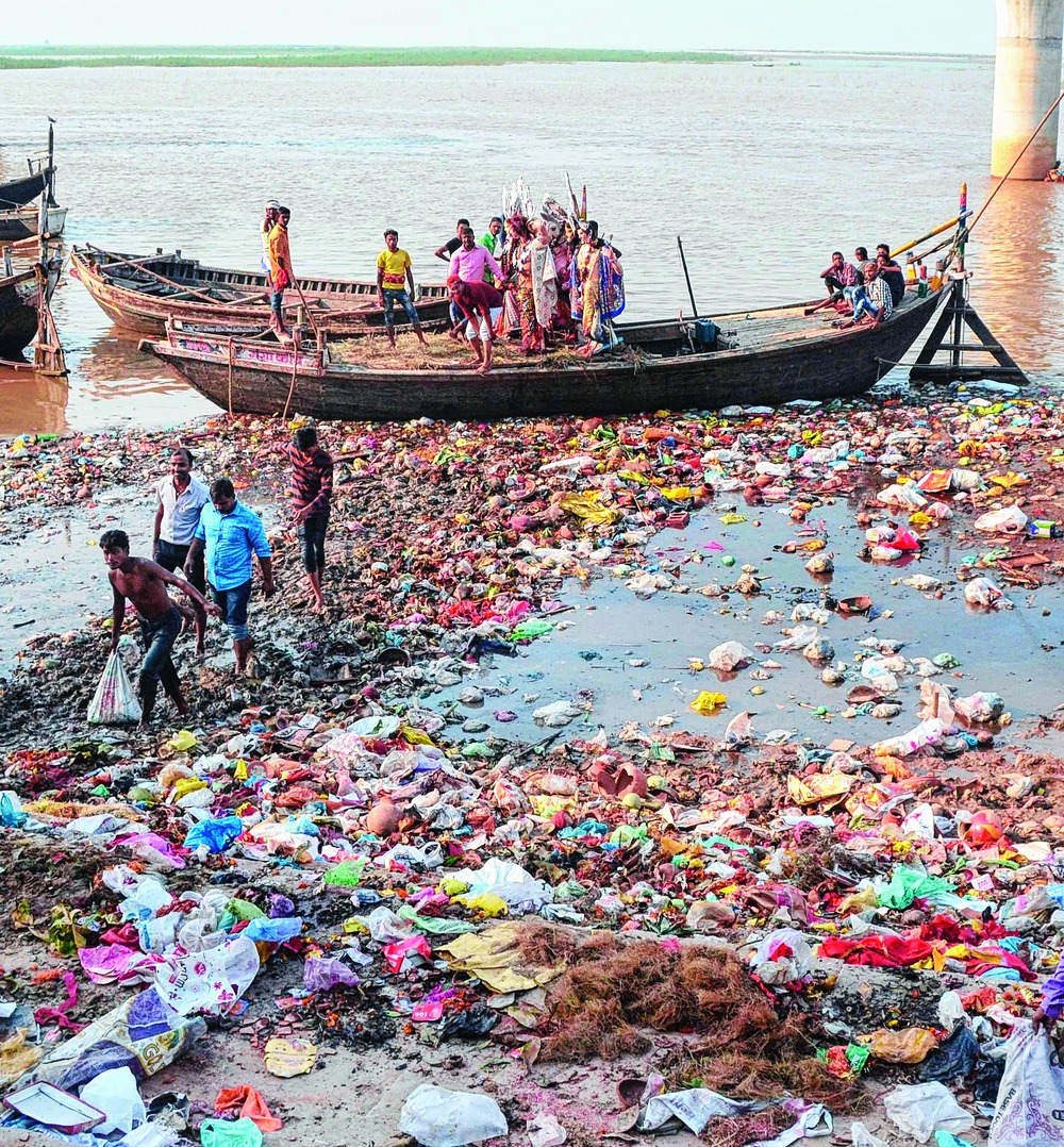 Focus shifts to ghats clean-up - Telegraph India