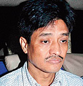 Singer held in Saradha case - Telegraph India