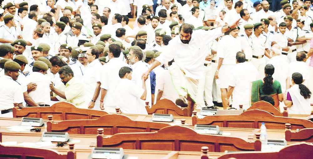 Free-for-all erupts in Kerala House - Telegraph India