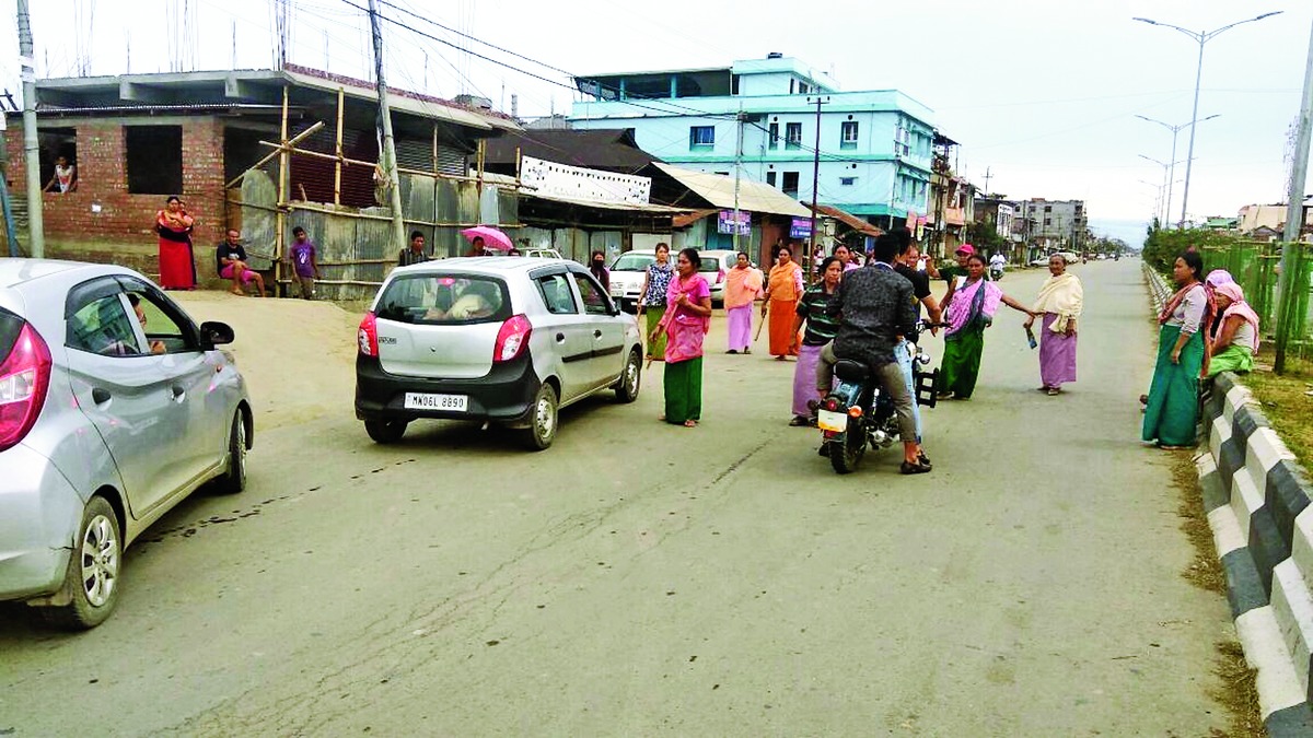 24-hr strike cripples life in Manipur - Telegraph India