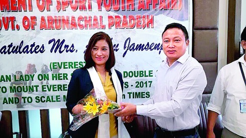 Praise rains on Anshu - Telegraph India