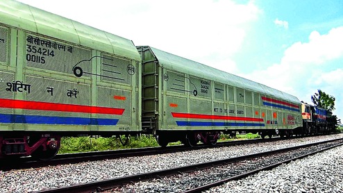 Parcel train to west coast - Telegraph India