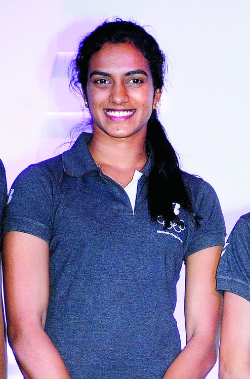 Sindhu makes last 8 - Telegraph India