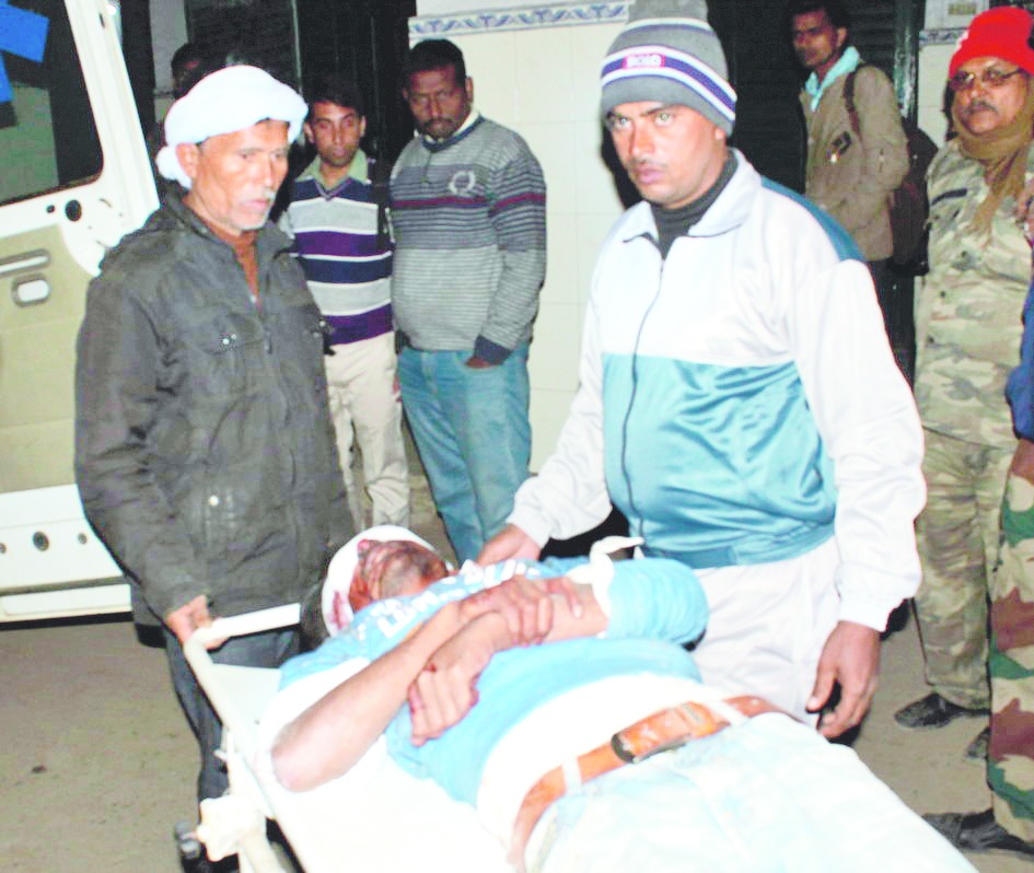 Attempt to gouge out eye in knife attack - Telegraph India