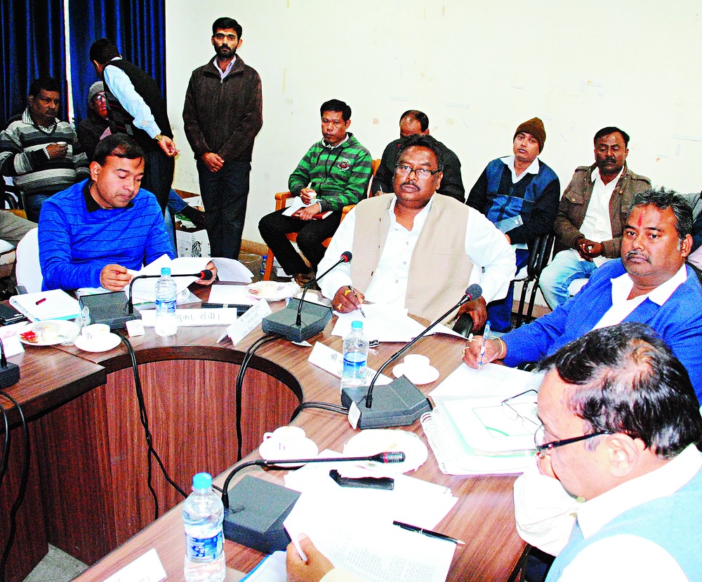 Minister late, MP walks out - Telegraph India