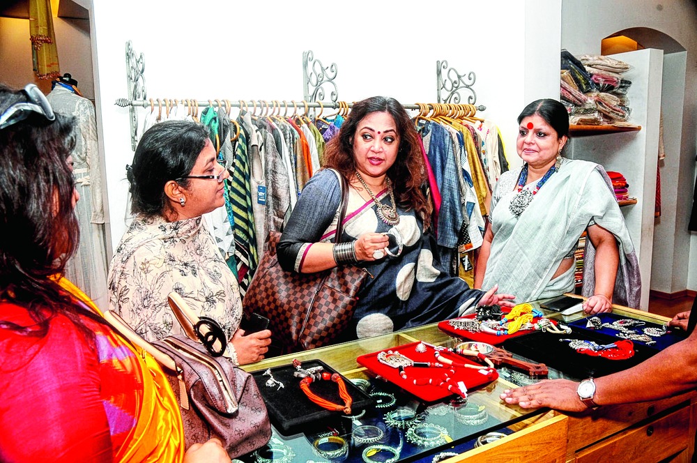 Deepa turns designer - Telegraph India